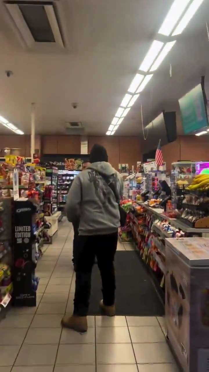 Mob robbery at 7-Eleven occurred in Anaheim, California at 550 South ...