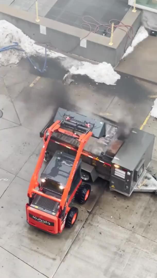 This is how a Dragon Snow melting machine works