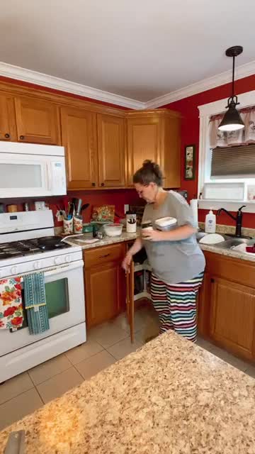 Creme Brûlée Iced Coffee and a Muffin in a Mugg (Using THM Cuffin Mix)