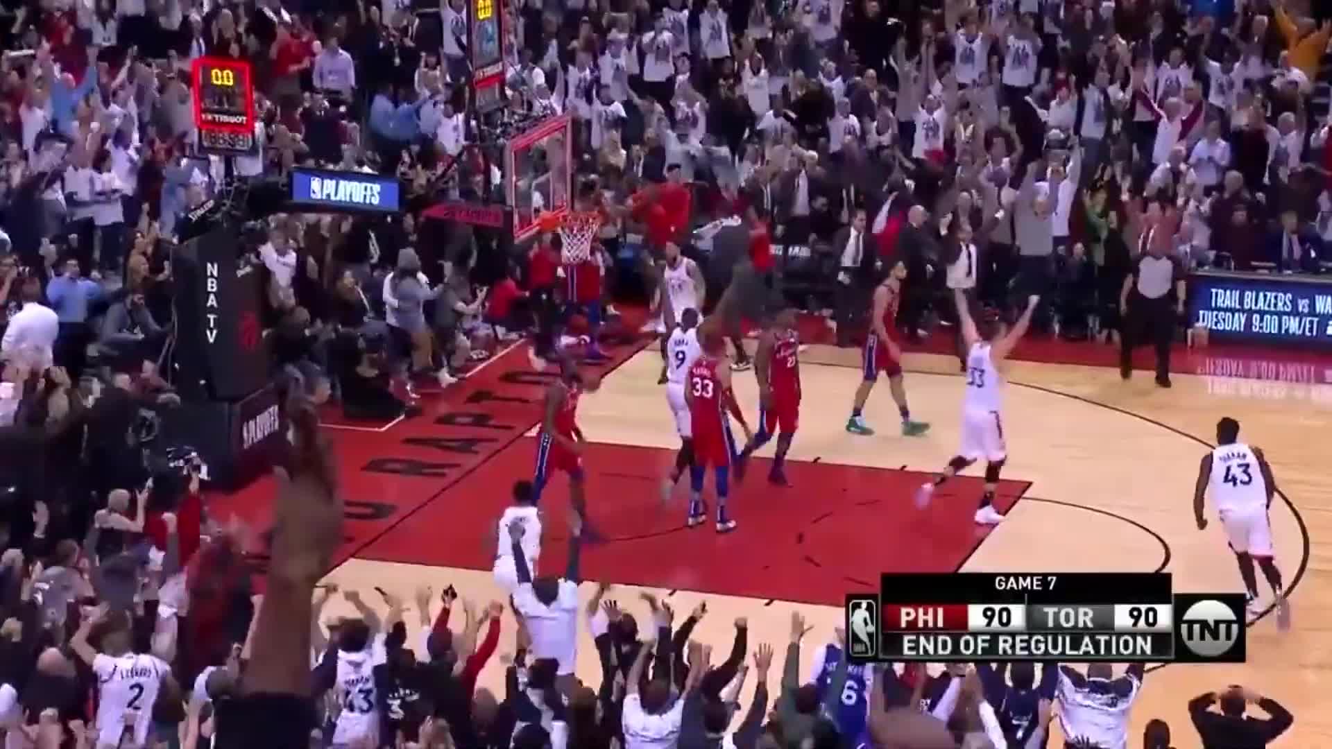 14 Moments When Iconic NBA Photos Were Taken