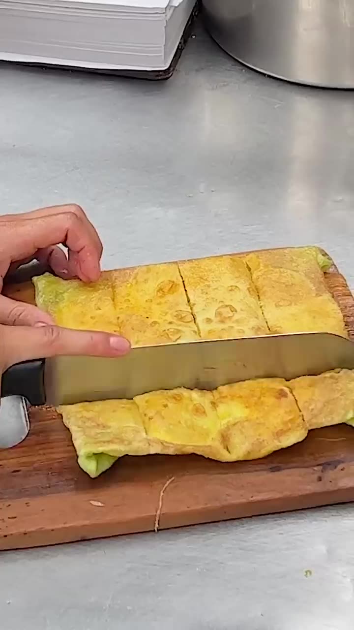 The most popular Roti Lady in Bangkok