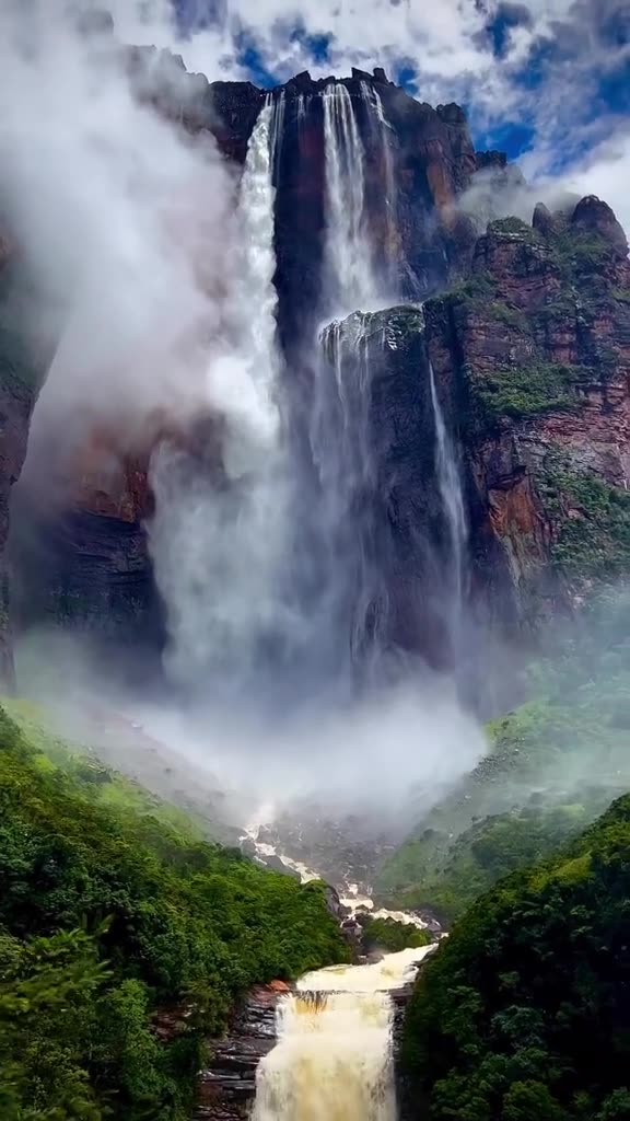 Captivating Cascades: Northern Pakistan's Breathtaking Waterfalls"