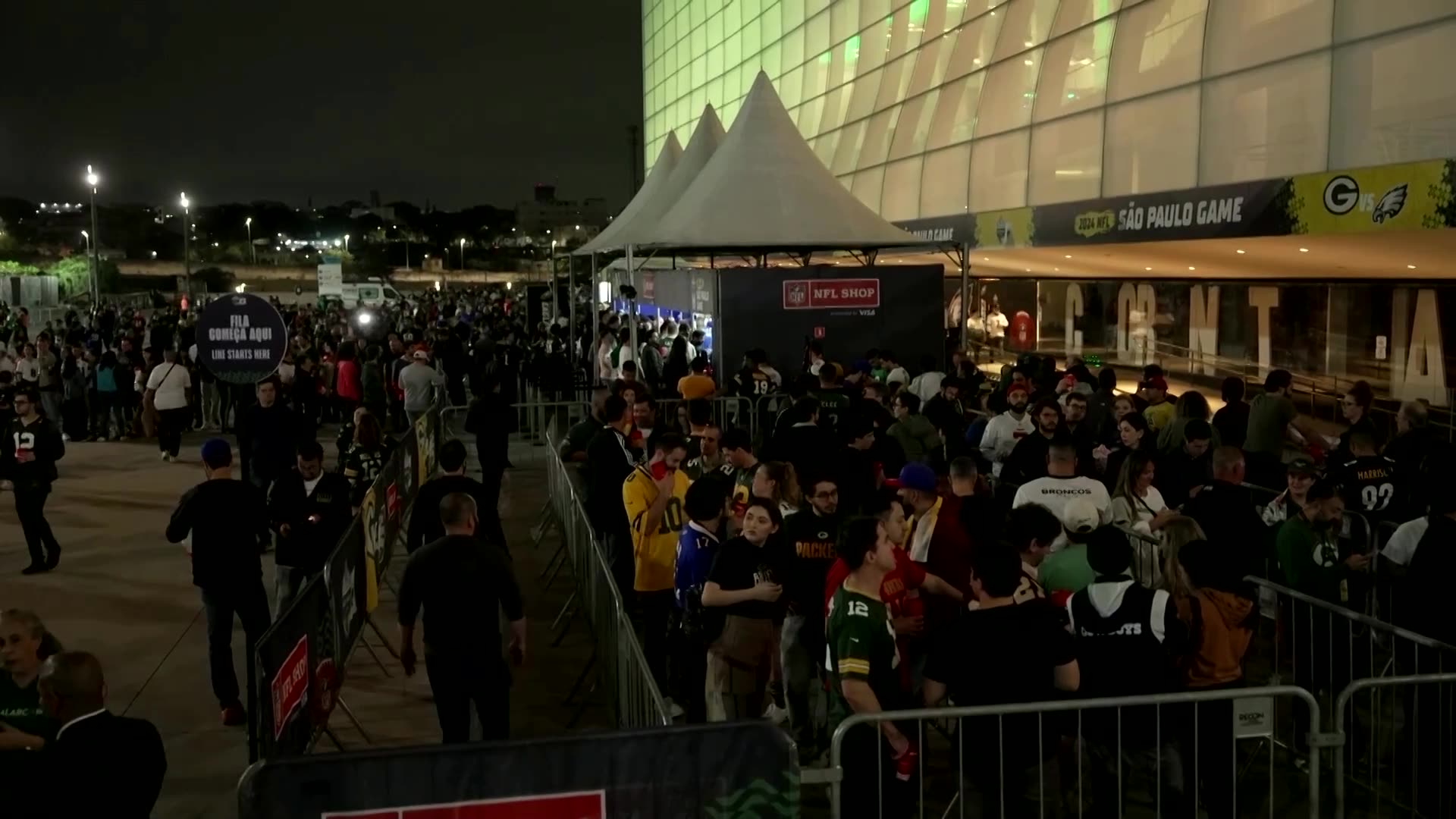 Thousands of NFL fans attend first-ever game in Brazil