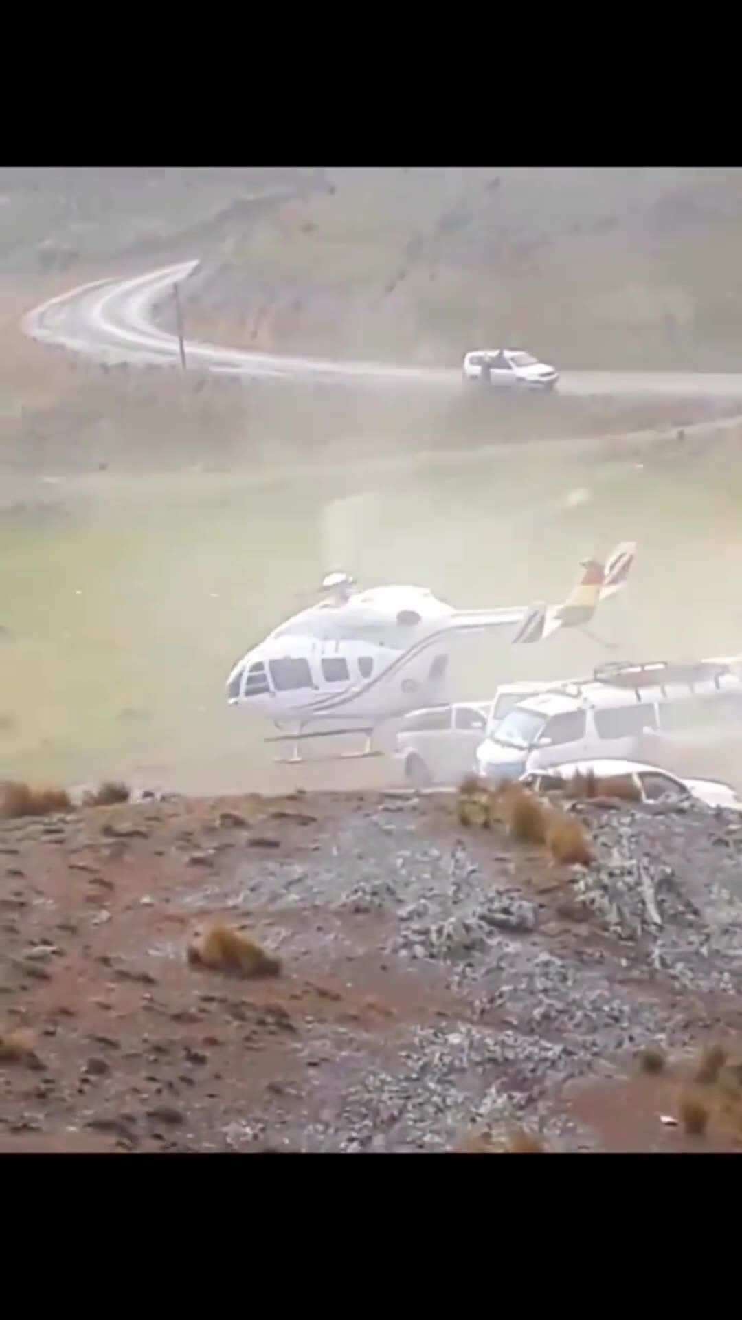 Danger, danger Helicopter falling, saving lives 🚁🚁🚁🚁 VIRAL