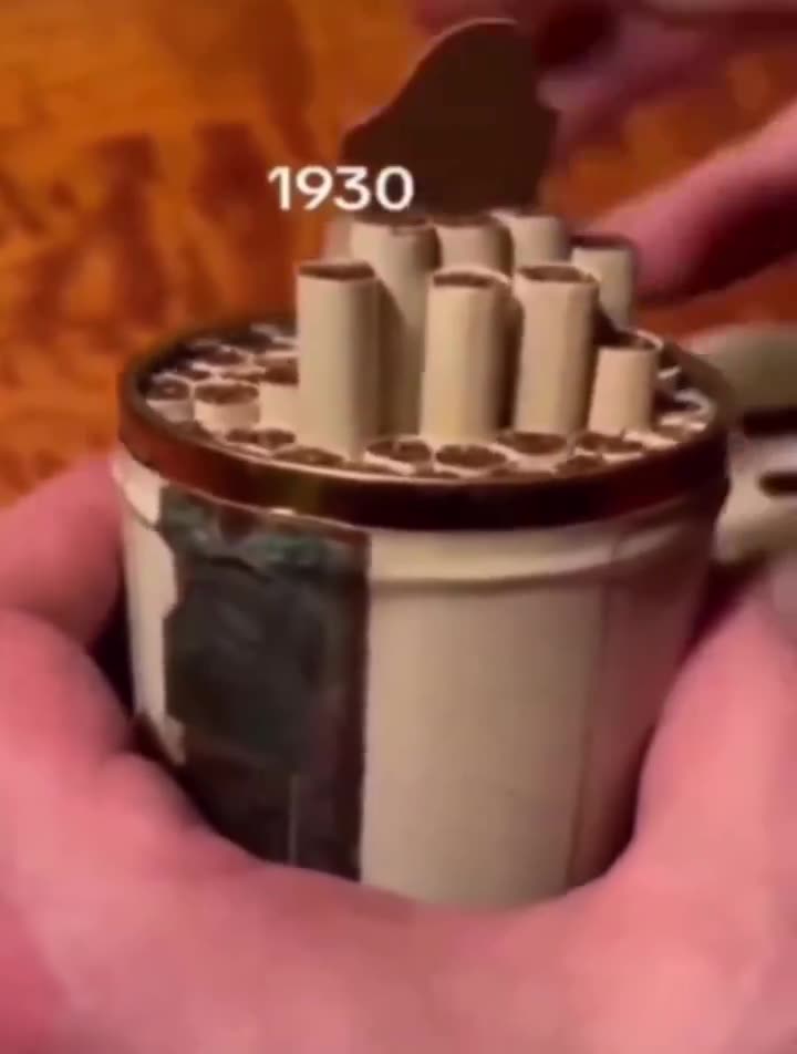 How cigarettes were once packaged in France in 1930