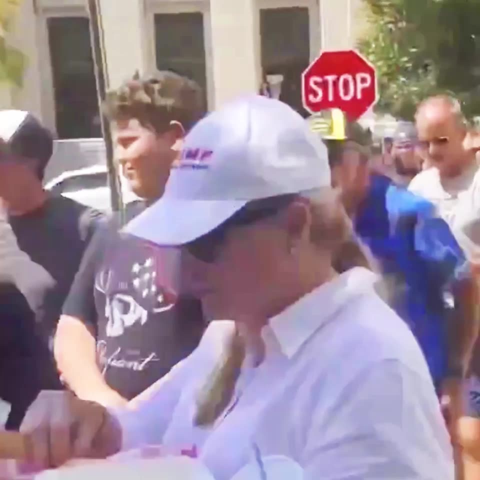 YUUUGE LINES ALREADY!!!🇺🇸🥳🥳🥳