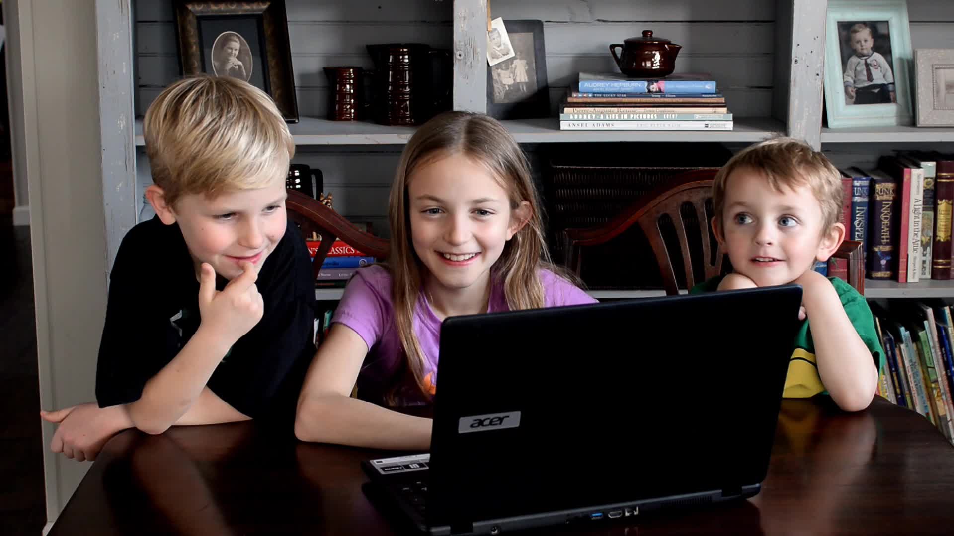 Clever Parents Surprise Three Children With A Fourth Sibling