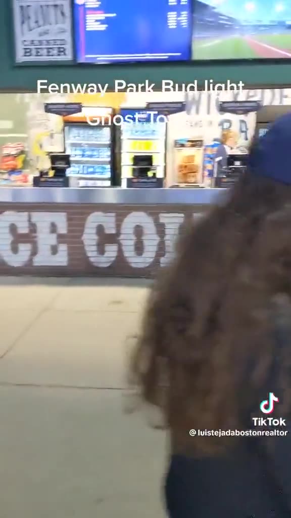 BUD LIGHT 'SOX'! Viral Video Shows Empty Bud Light Line at Fenway Park ...
