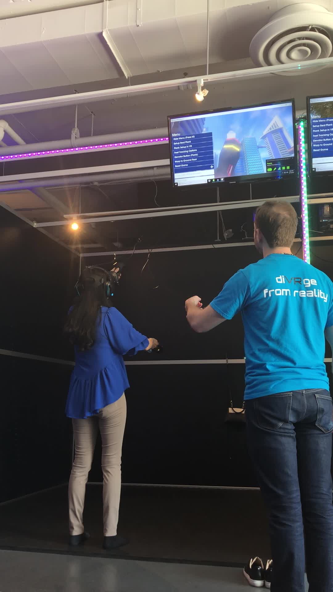 Mom tries VR for the first time, has epic reaction