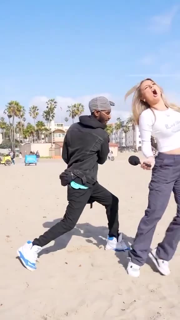 ViralHog,Top Viral Media,Kiss or slap?prank video comedy, prank video ...