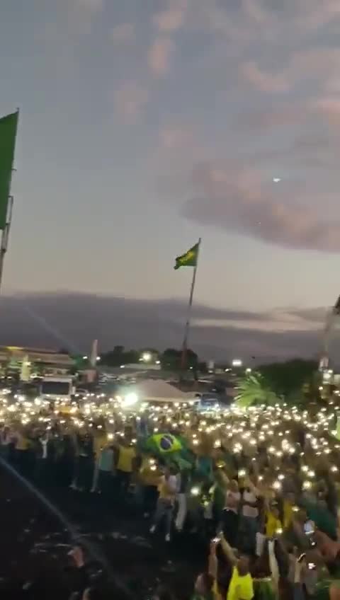 Why doesn't the Brazilian press show it?