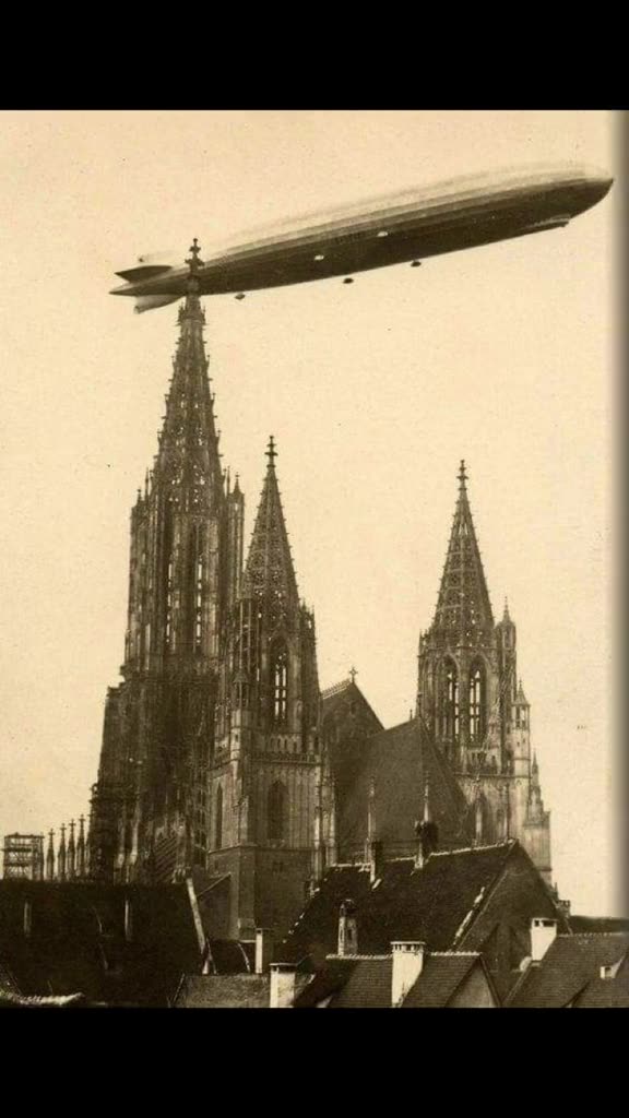 THE EMPIRE STATE BUILDING WAS A ZEPPELIN DOCKING POINT AND CHARGING ...