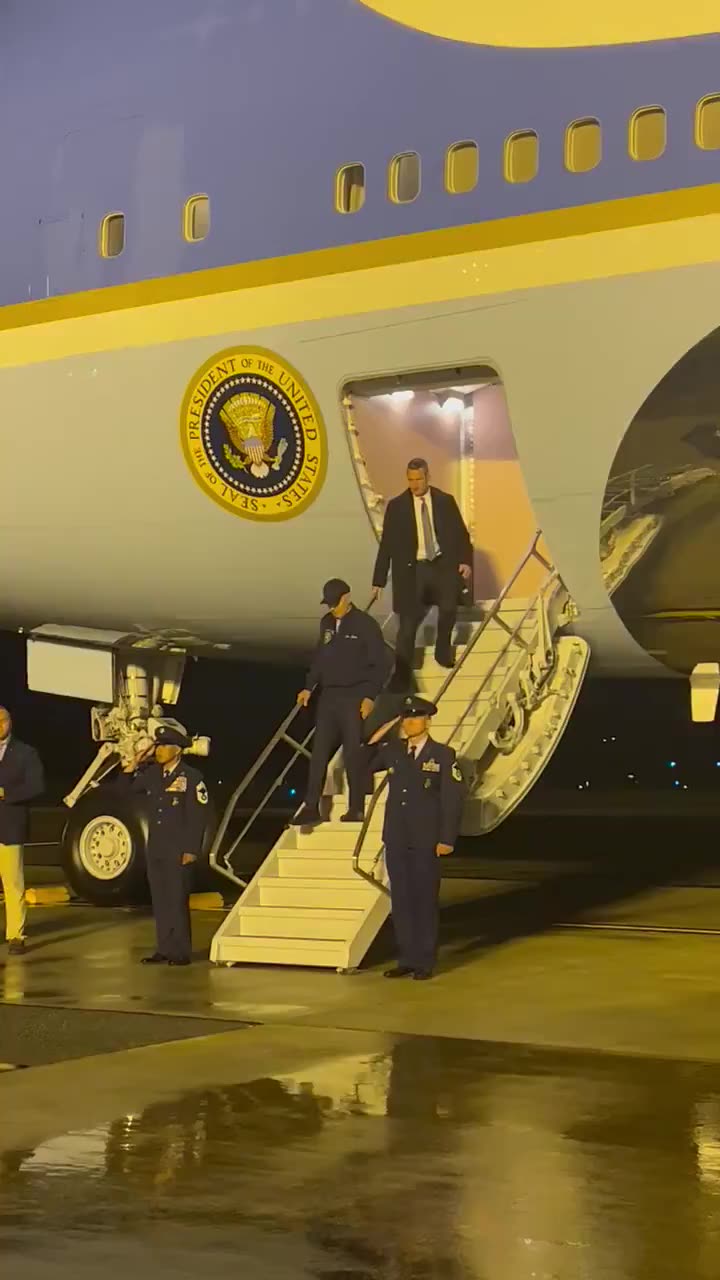 GLASS JOE: Fragile POTUS Looks Weak Walking Off Air Force One After ...