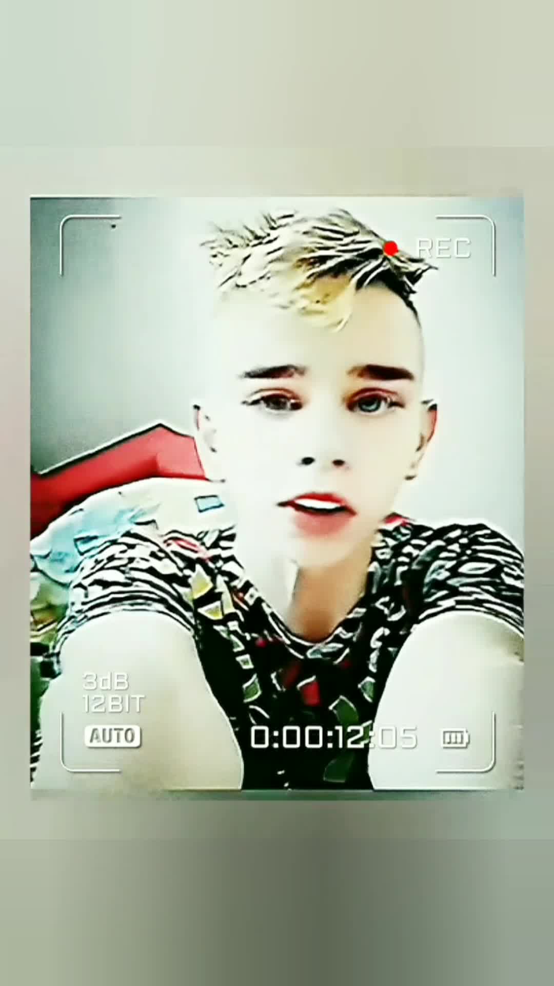 VHS filter FX avatar selfie AR