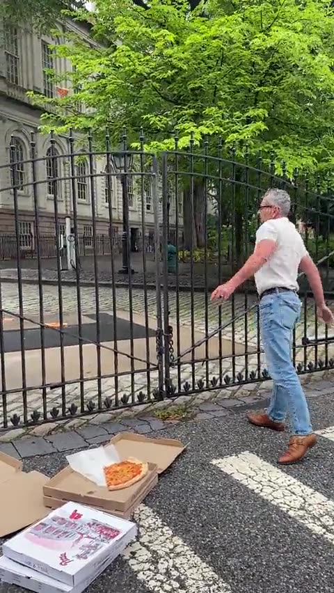 Give Us Pizza or Give us Death! New Yorkers Revolt Against City Hall