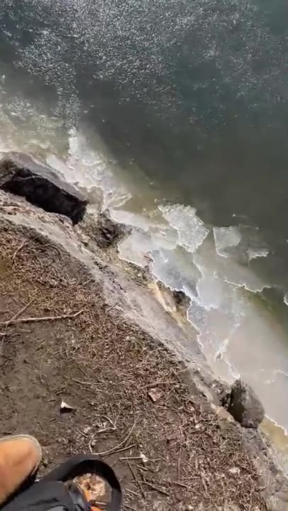 Massive Ice Patch Crashes into Shore at Twin Lakes