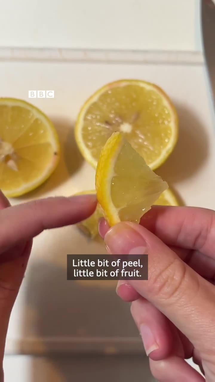 🍋 Eating Lemon with Peel: Surprising Benefits and Tasty Recipes! 🍋🍽️"