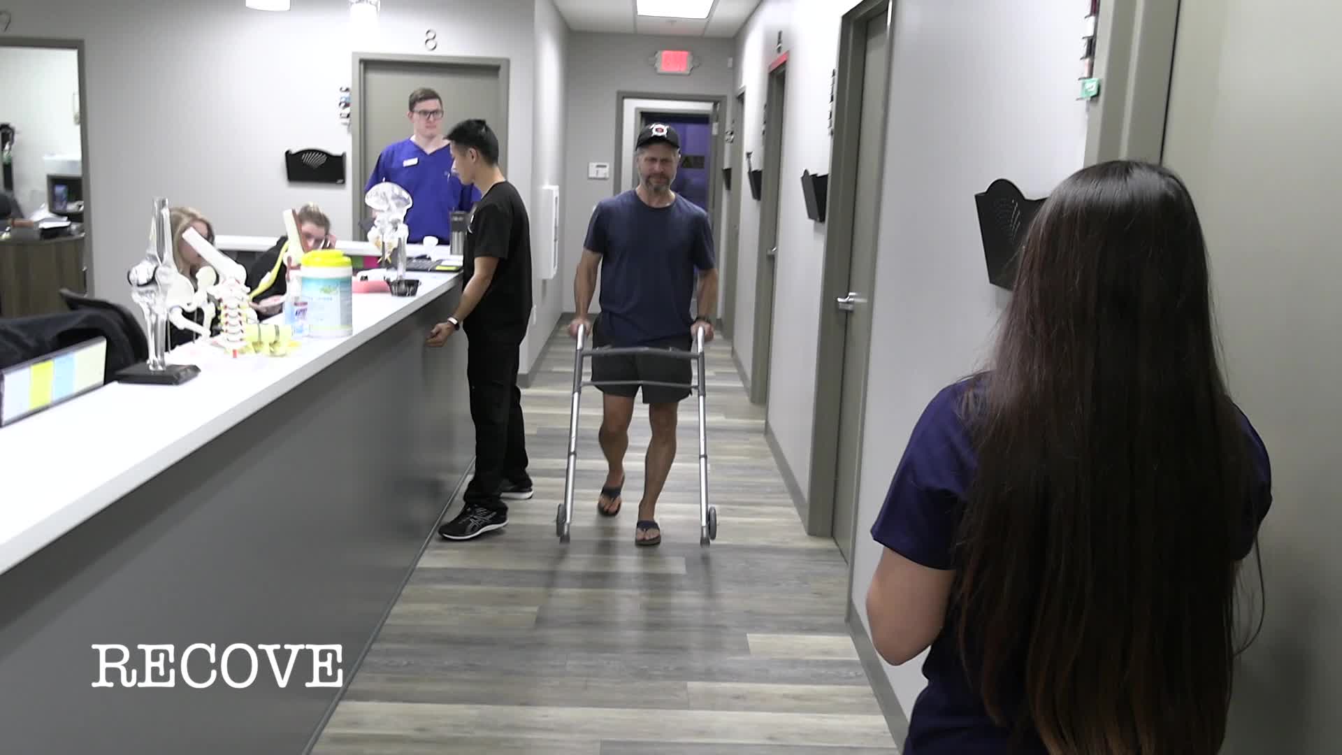 Inside The Operation Room: Total Hip Replacement Surgery with Scott A ...