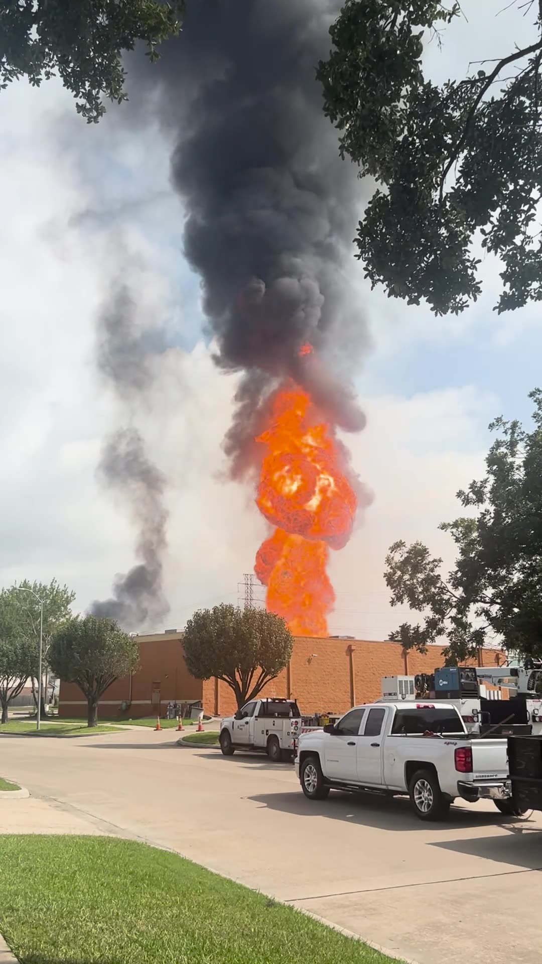 Pipeline Explosion in La Porte, Texas Forces Widespread Evacuations