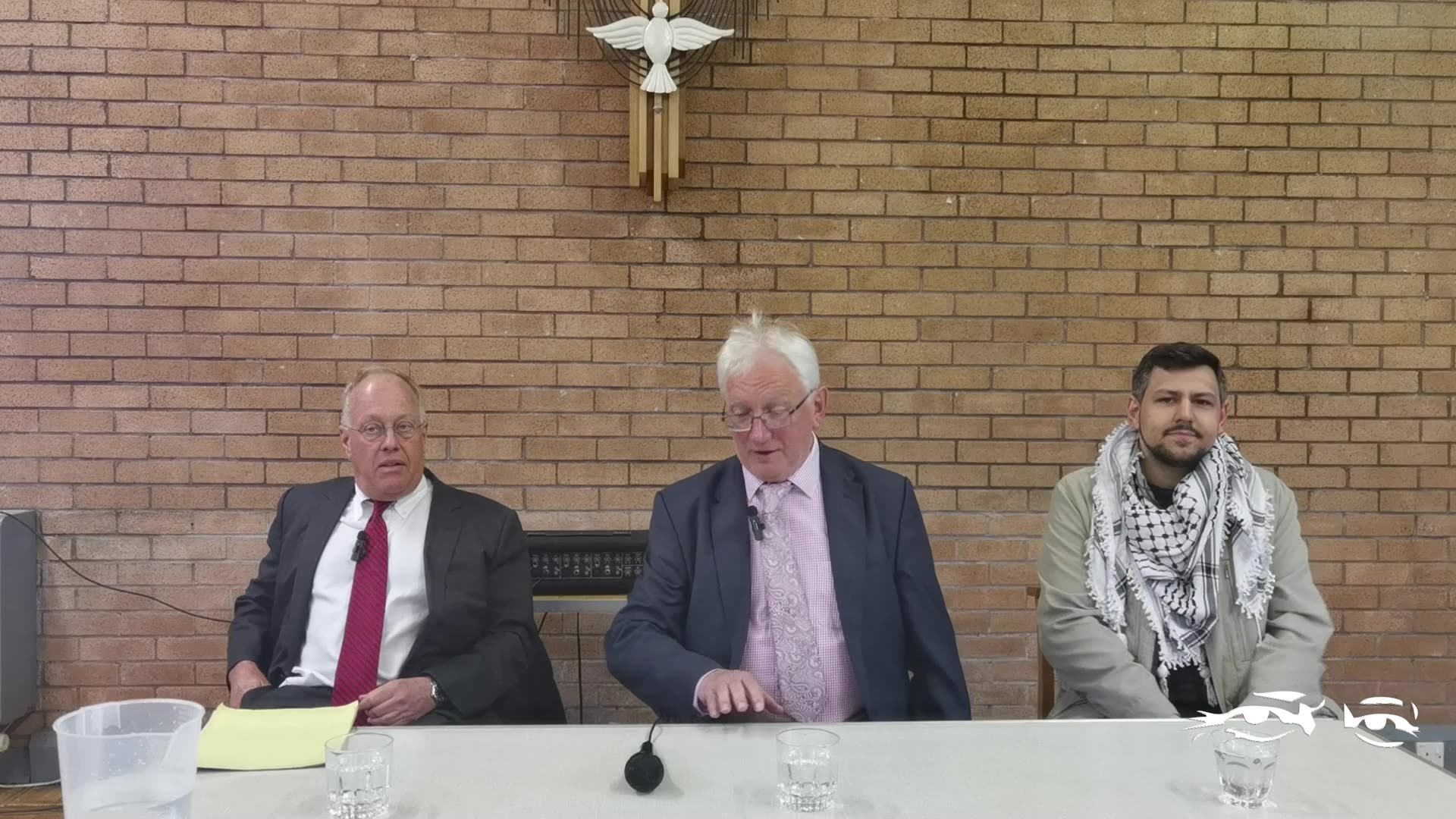 Craig Murray, Richard Medhurst and Chris Hedges talk to a packed hall ...