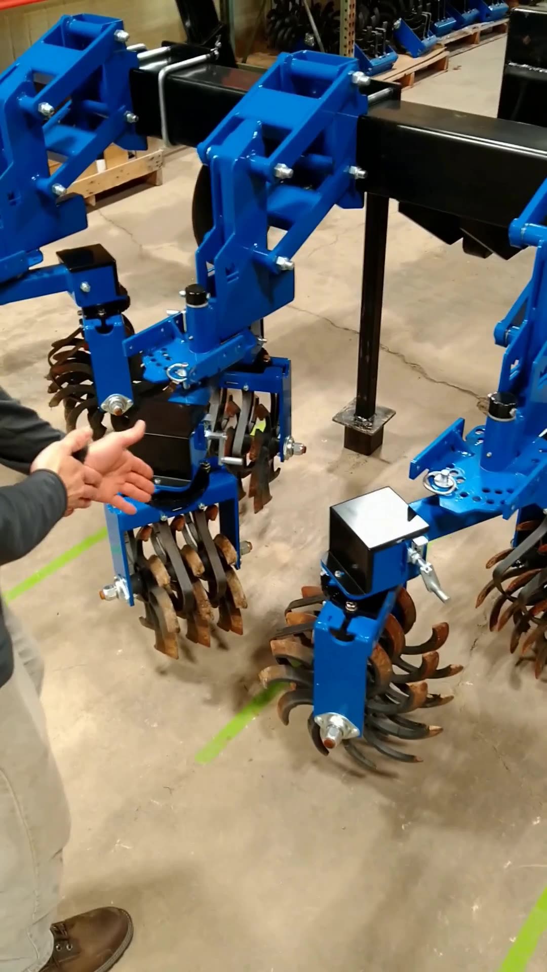 Swinging Spider Rolling Style Cultivator by TH Fabrication - Setup To ...