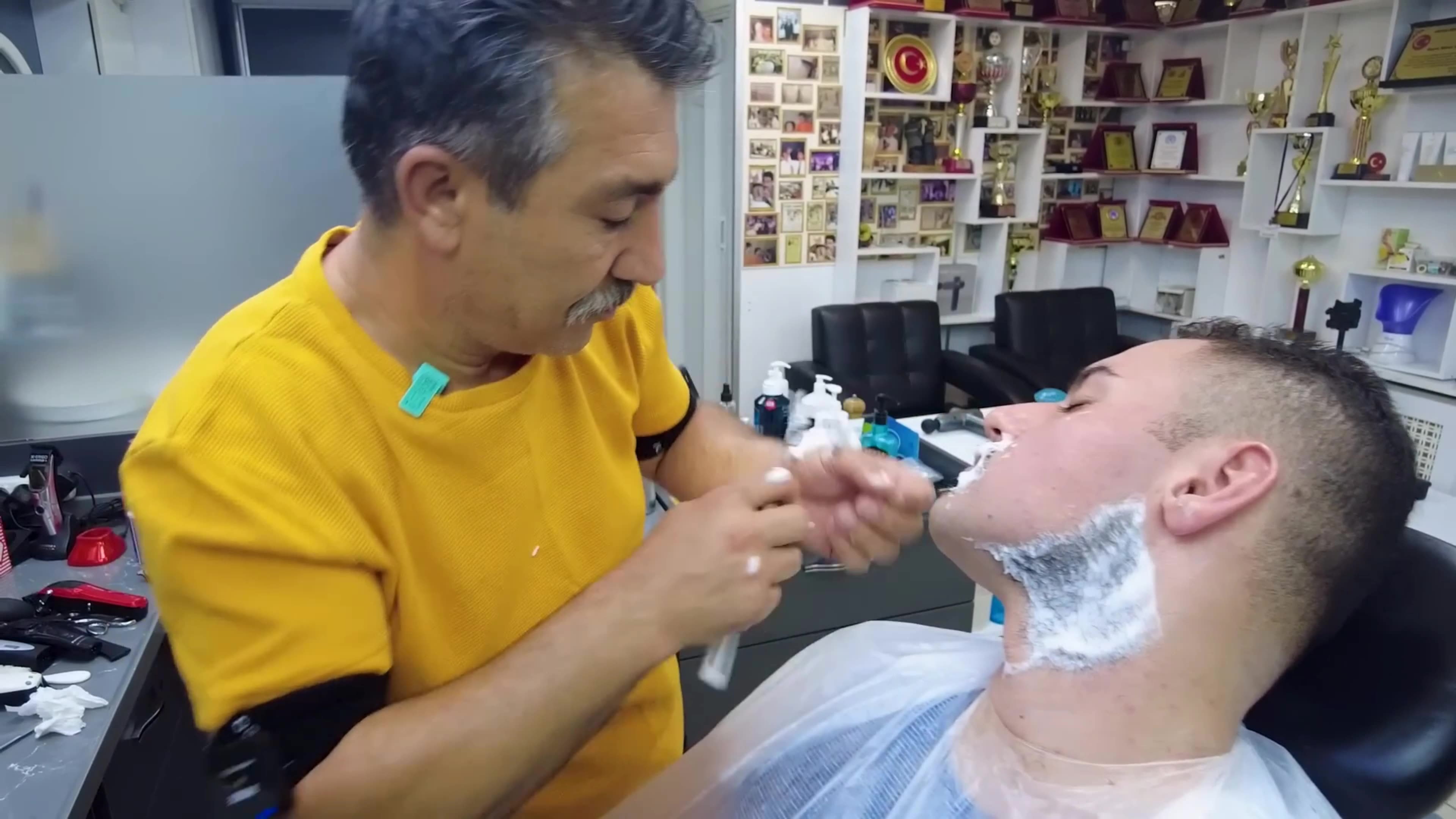 Asmr Relaxing Scalp Massage Ha脹r And Beard Trimming On The Turk脹sh