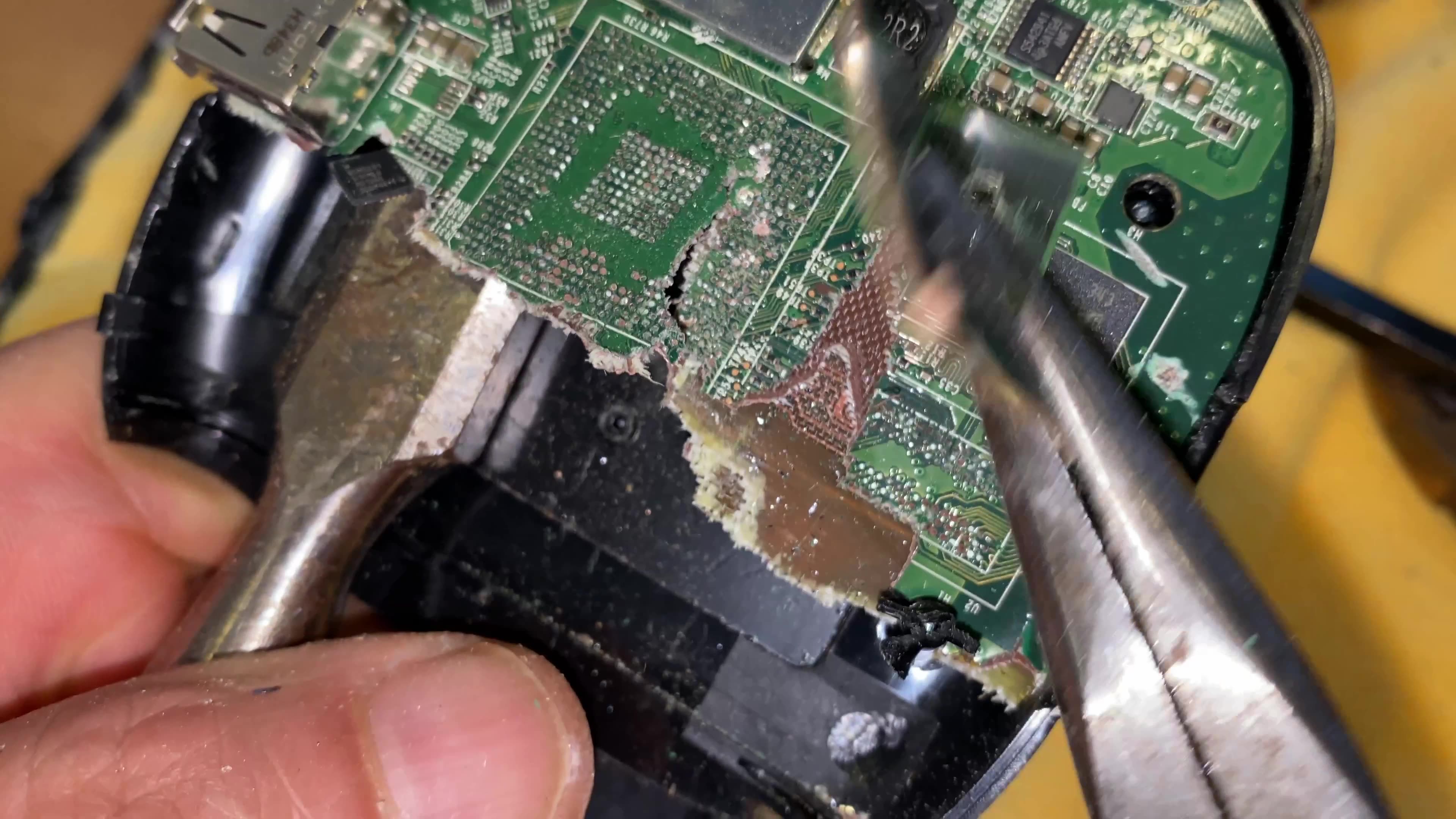 Tear Down Open Up Look inside of a Roku 3 Media Streamer Player Device ...
