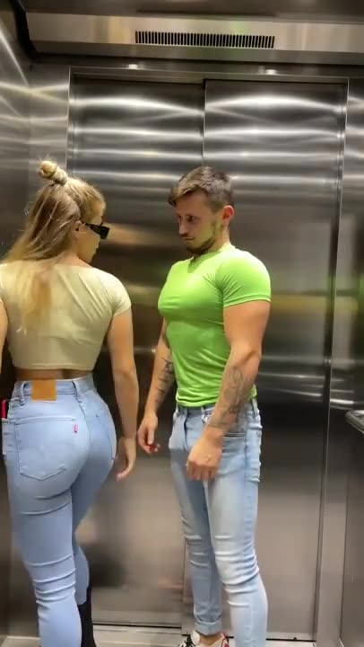 "Watch This Bodybuilder Girl Prank Go Viral!"