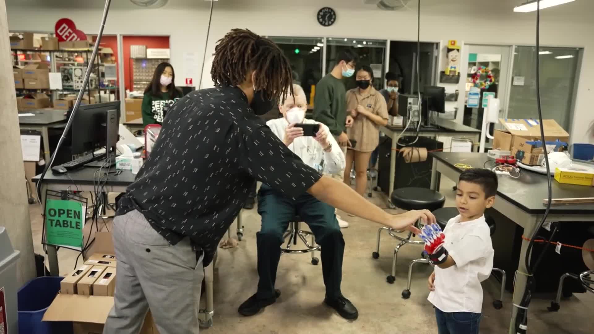 Young Boy Born Without Hand Plays Catch After Boffins 3D Print Him A ...