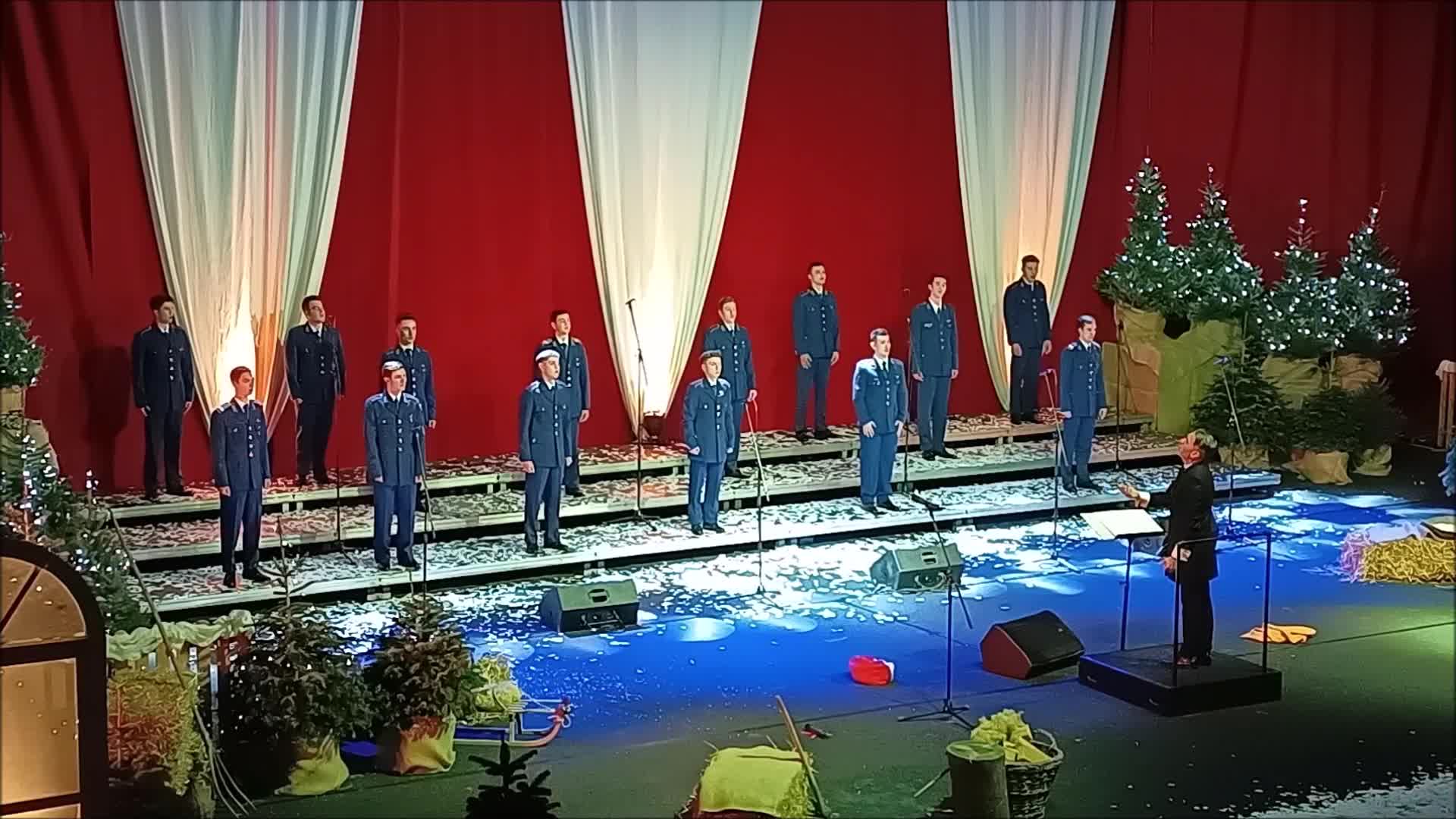 Corul de băieți Unison al Academiei Forțelor Aeriene ''Henri Coandă ...