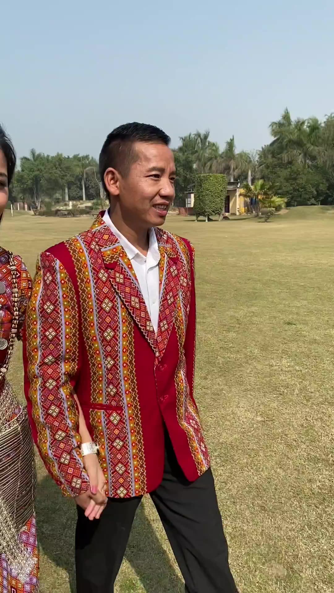 Zotung Traditional Dress - Pre-wedding Photoshoot Behind Video #tiktok ...