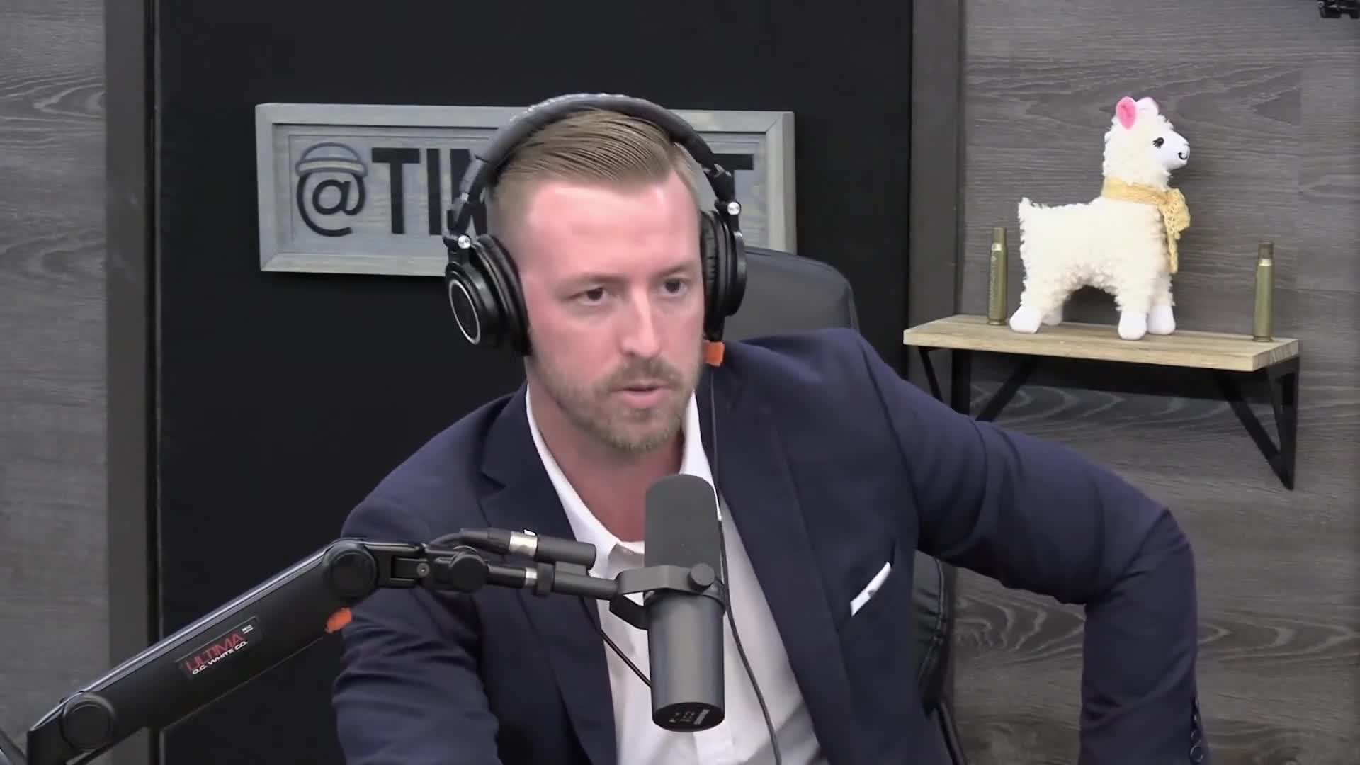 Corporate Media Came to the Rescue of a Teacher After She Introduced ...