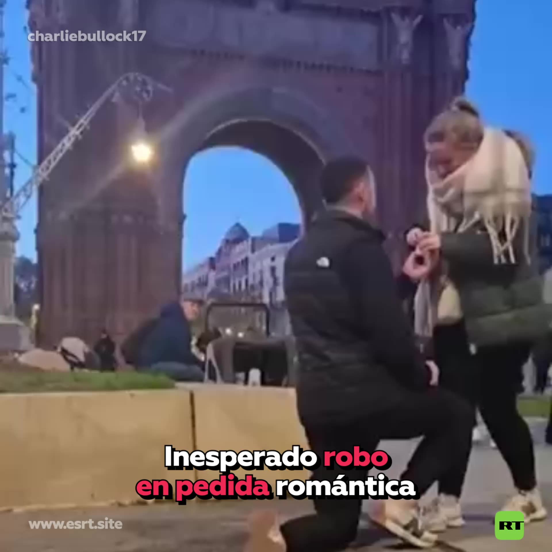 Propuesta de matrimonio interrumpida por un ladrón en Barcelona