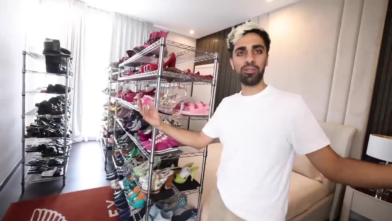 Meet BILLIONAIRE GIRLS of Dubai , $140 million Mansion Tour