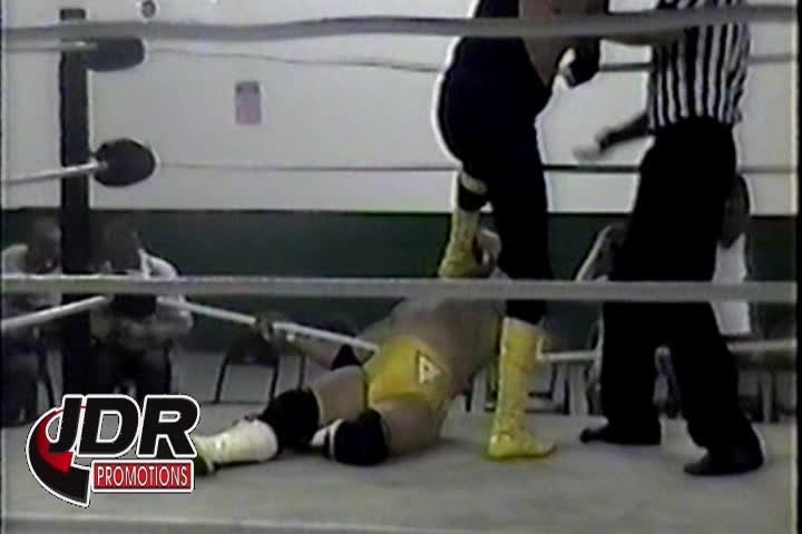 Scotty Mckeever vs Brian Logan (non-title Chuck Jones)