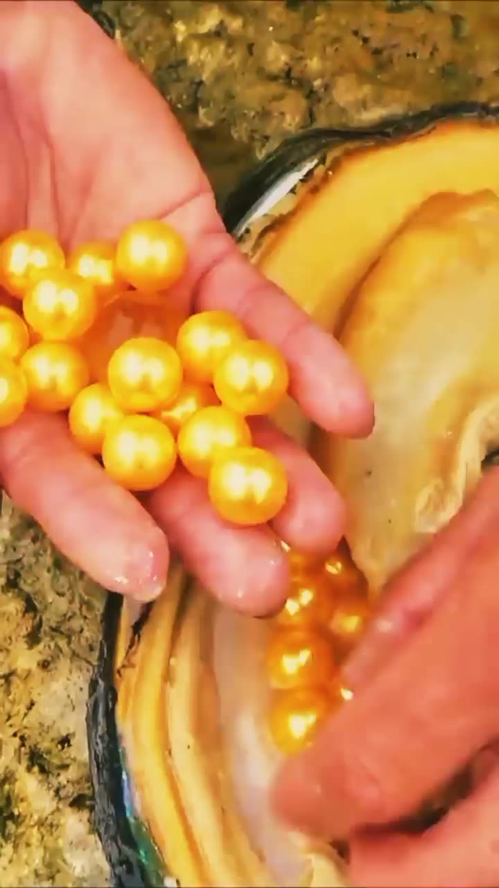 Golden pearls what the hell 😳