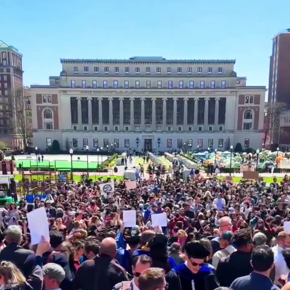 STARTING TO ENJOY THESE PROTESTS!!!😂😂😂