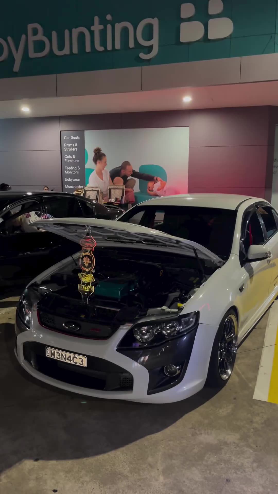 FPV F6 310/Ford Falcon FG Custom LED Bonnet/Hood Holder showcase! 🔧🔆