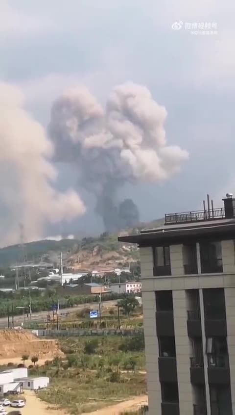 First stage of Chinese Tianlong-3 rocket breaks free from test stand ...