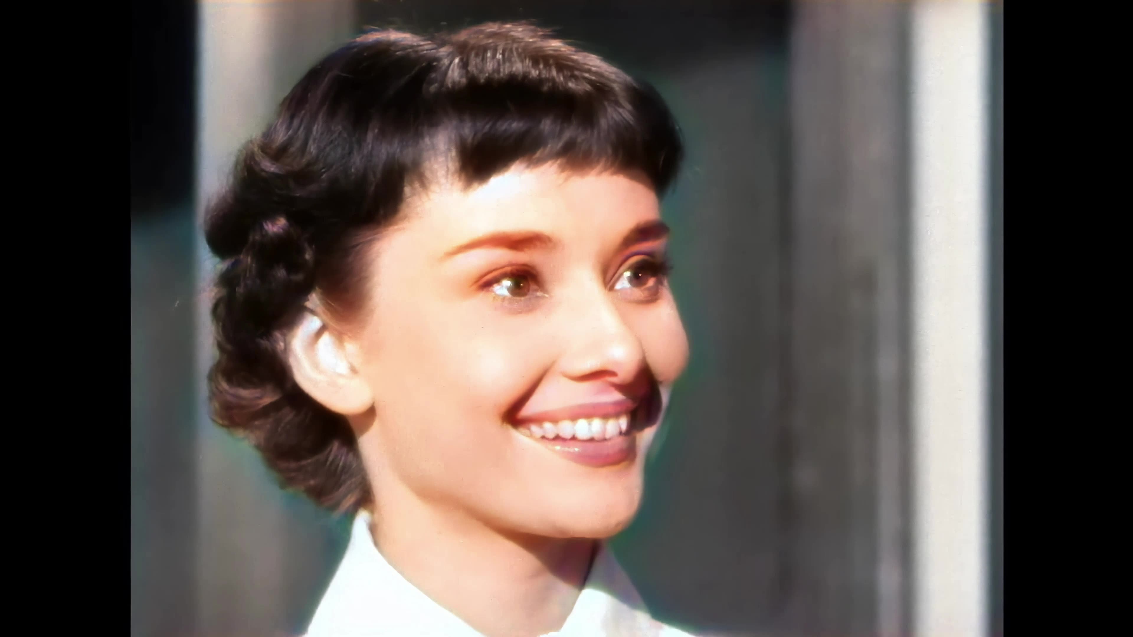Roman Holiday 1953 Audrey Hepburn Cutest Haircut Moment colorized ...
