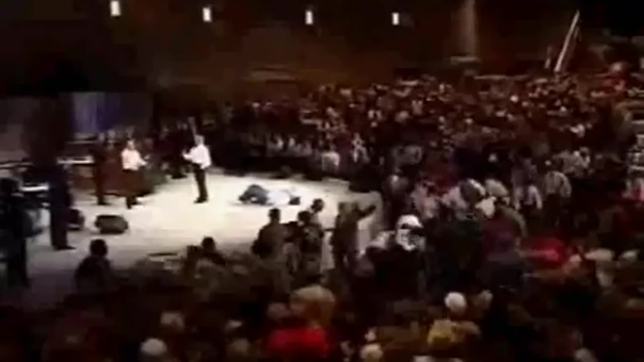 Benny Hinn sings HOLY HOLY HOLY (Holy Are You Lord) - Gospel TV