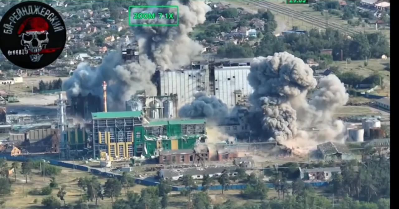 In Volchansk, the Russian army is making earthworks.