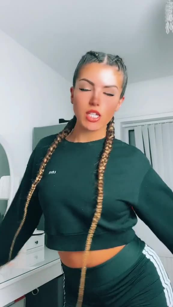 Sexy Girl🍑 Twerk On Tik Tok 🔥 Shorts