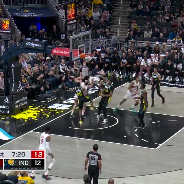 NBA | Barnes' AMAZING LOB! SMASH by Poeltl! | TOR vs. IND