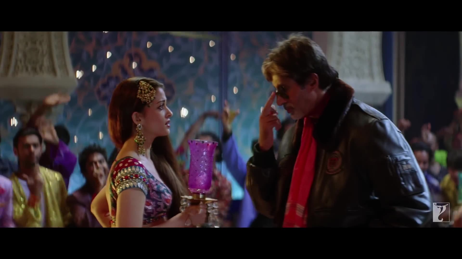 Kajra Re _ Full Song _ Bunty Aur Babli _ Aishwarya, Abhishek, Amitabh ...