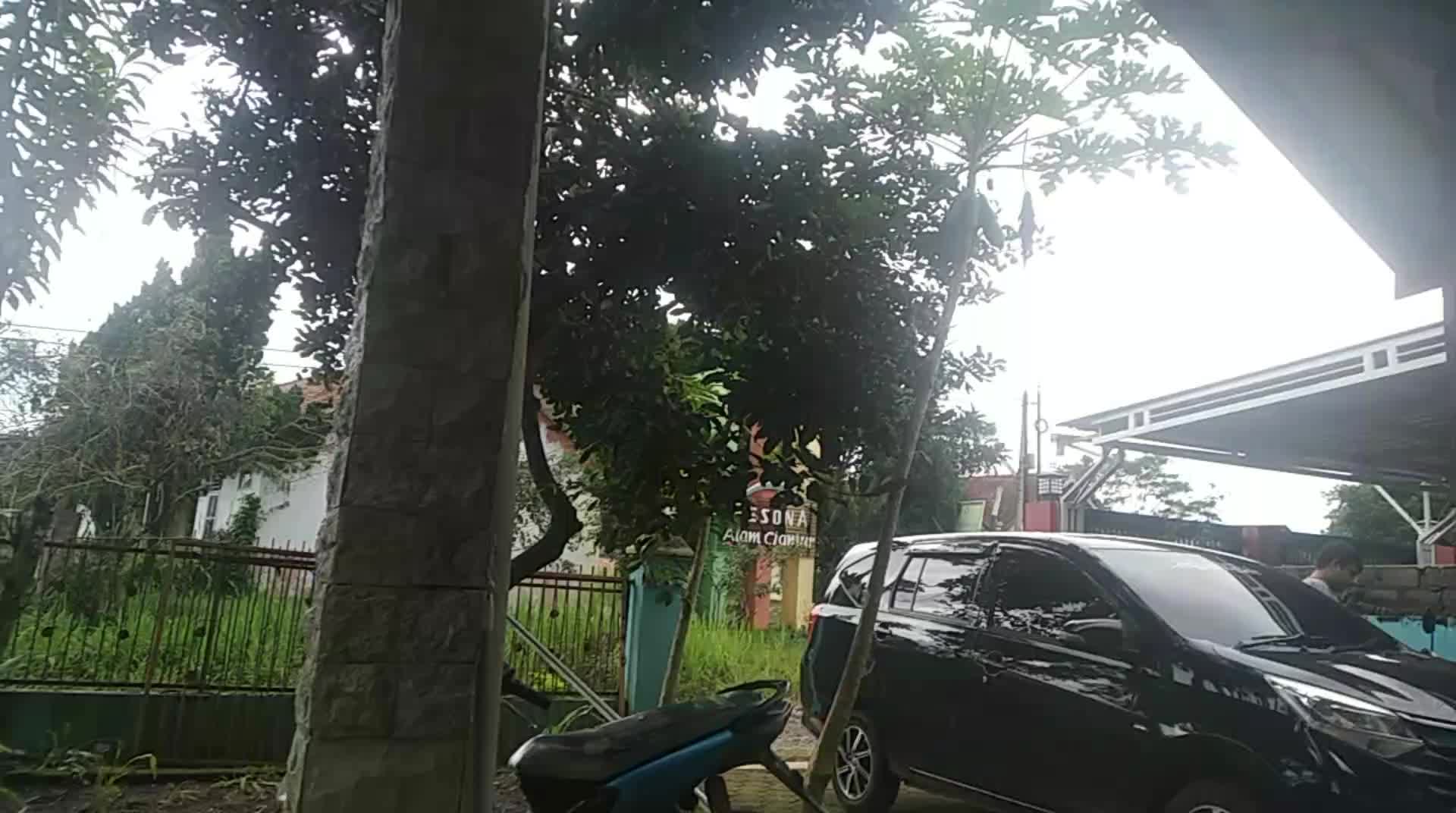 Suasana kampung loji