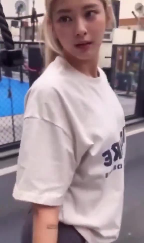 Another Gym Influencer Using Machine Wrong